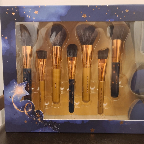 Essentials Collection | Makeup | New Essentials Collection Grand Luxe ...